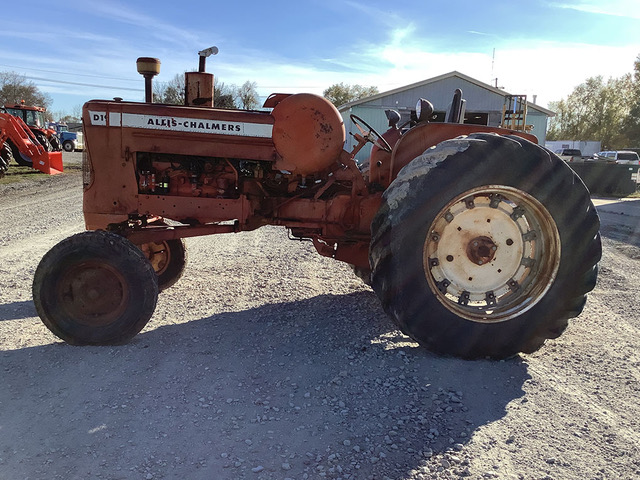 1961 Allis D19 Tractor – Schmidt & Sons, Inc
